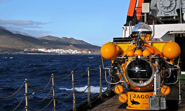 Photogallery: Submersible JAGO explores submarine volcano - ESKP